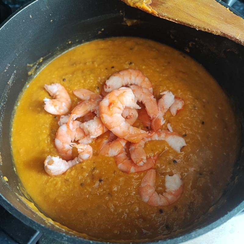 Shrimps lentis with coconut and mango - suman • Neperos