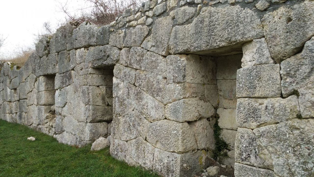 Megalithic sites in Italy • Neperos