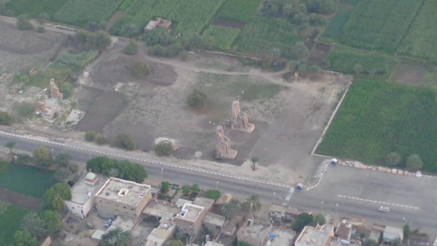 The fabulous Colossi of Memnon • Neperos