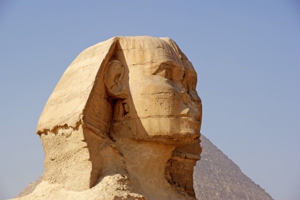 Egypt: The Sphinx of Giza has a large hole in its head • Neperos