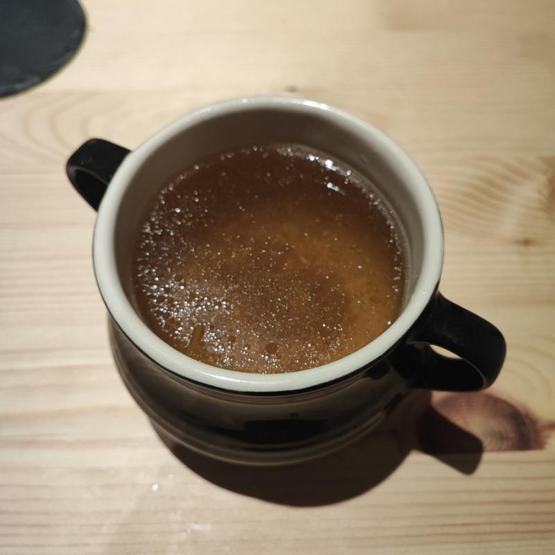 Chicken broth aromatize with saffron • Neperos