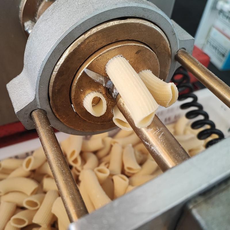 How is pasta made • Neperos