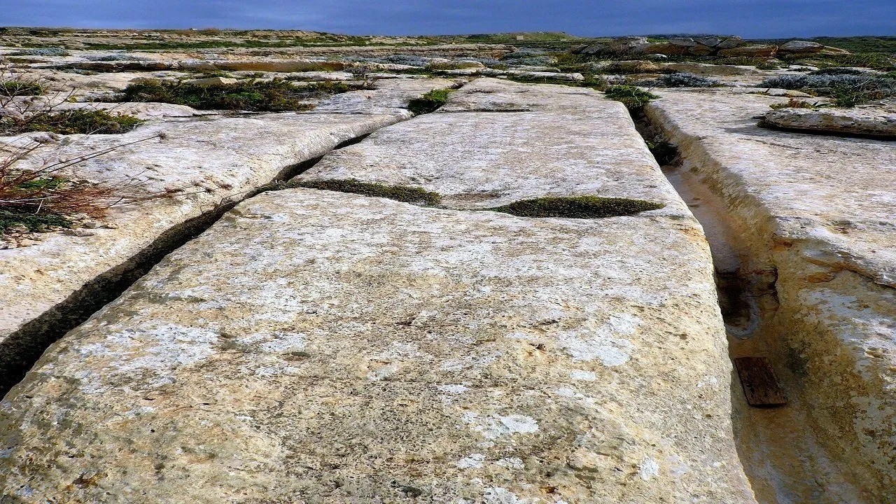 The Stone Tracks of Malta's Bronze Age • Neperos