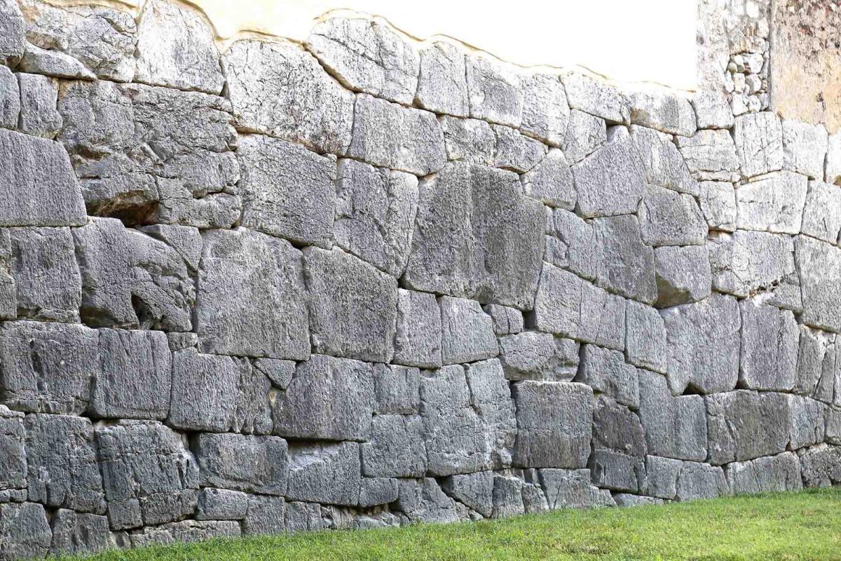 Megalithic sites in Italy • Neperos