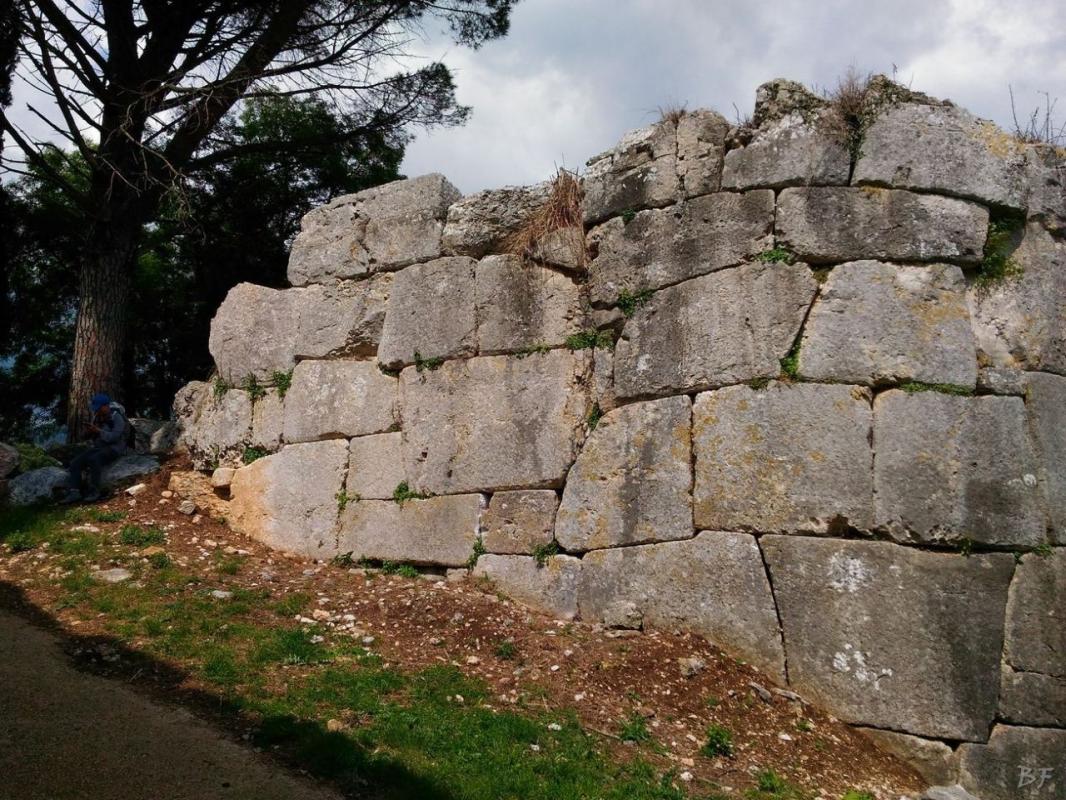 Megalithic sites in Italy • Neperos
