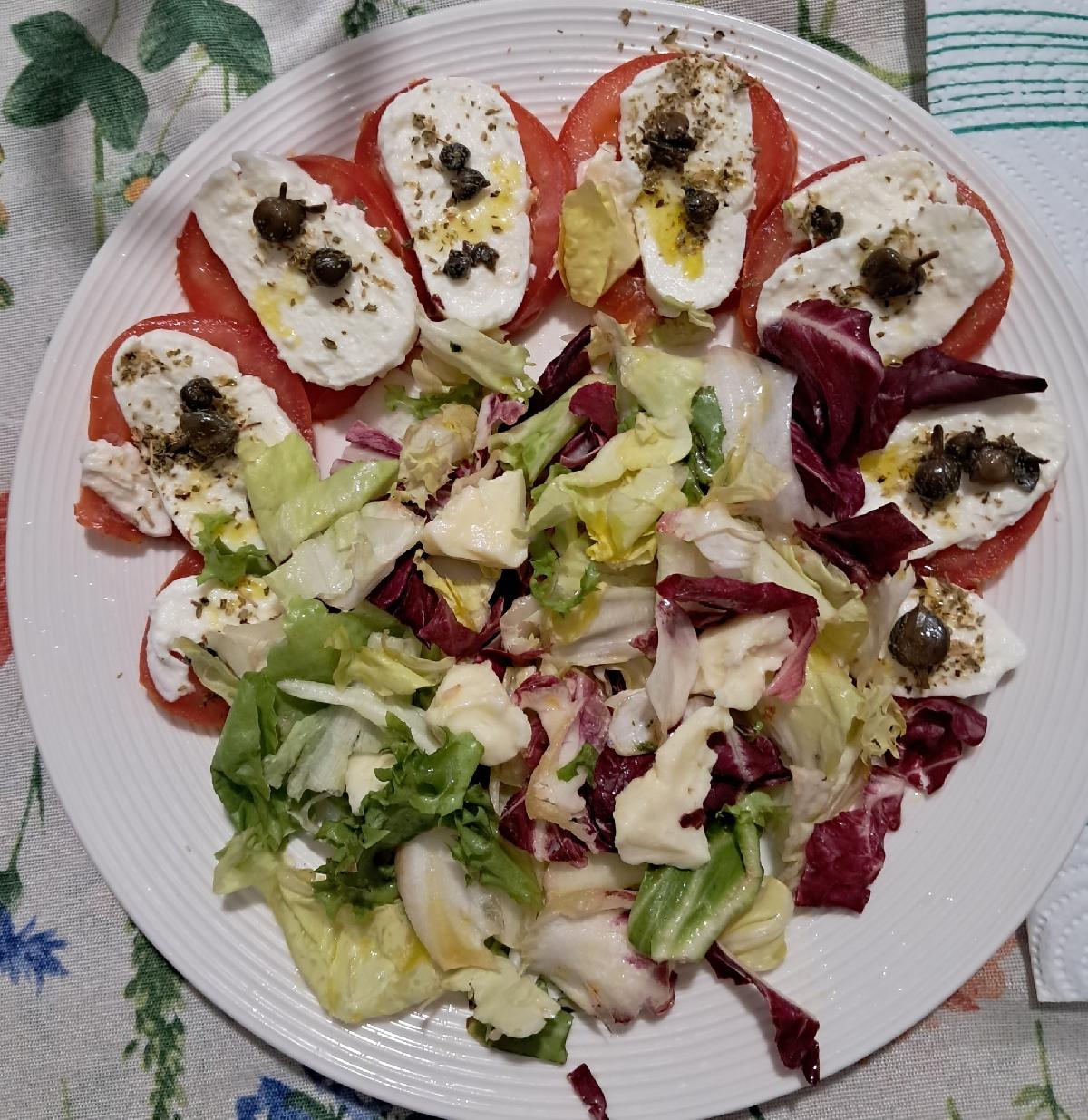 CAPRESE E INSALATA MISTA • Neperos