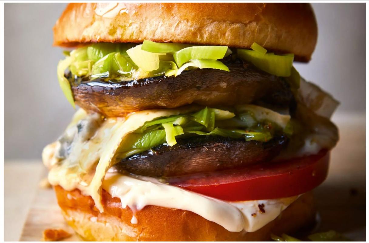 Cheesy mushroom burgers • Neperos