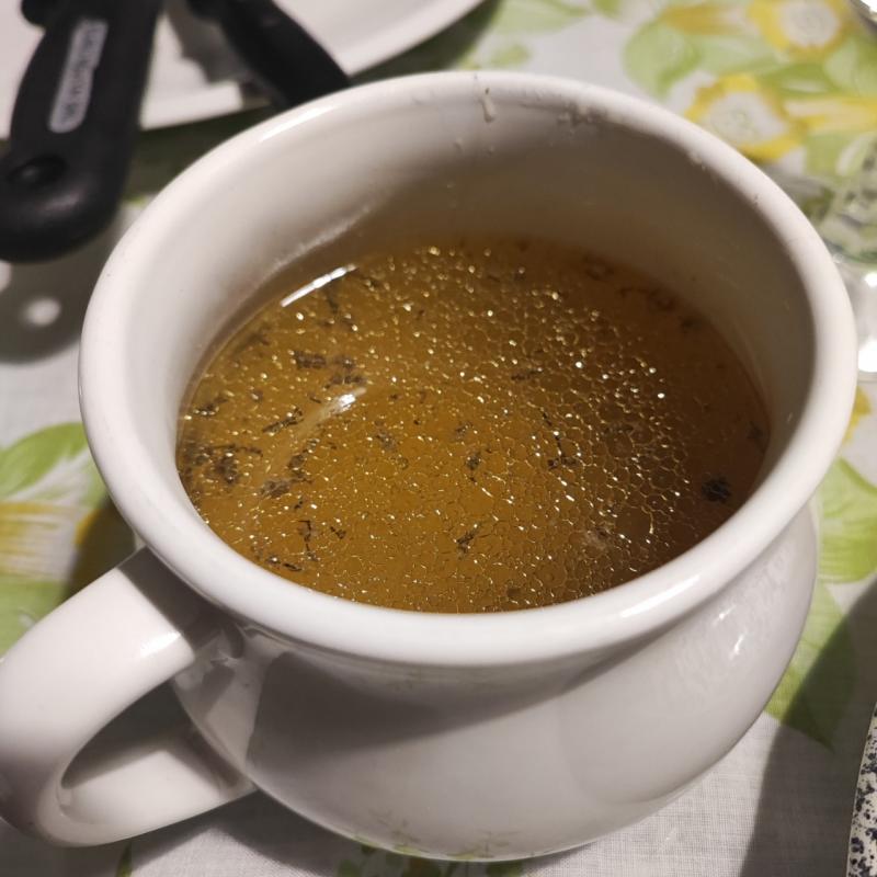 Sheep broth with rosemary, lemon and a little of fennel • Neperos