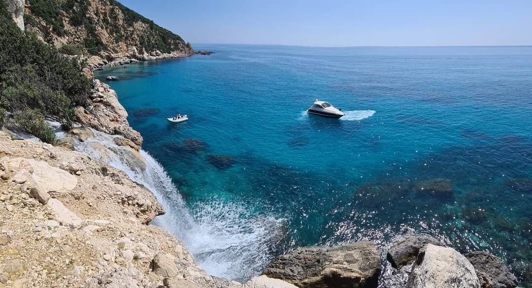 Cascata di Baus ( Baunei ) • Neperos