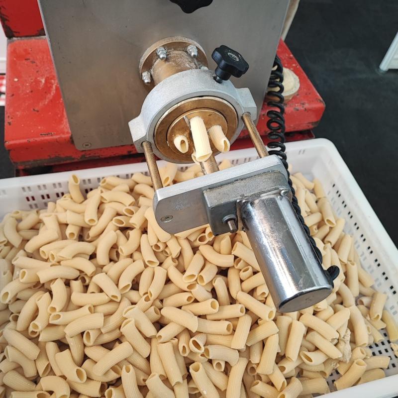 How is pasta made • Neperos