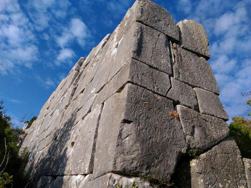 Megalithic sites in Italy • Neperos